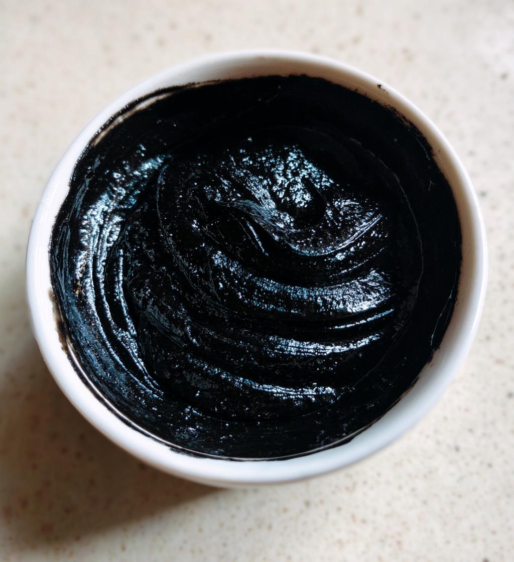 Black Royal Icing: 5 Steps to Stunning Baking Magic – Vihaad Recepten